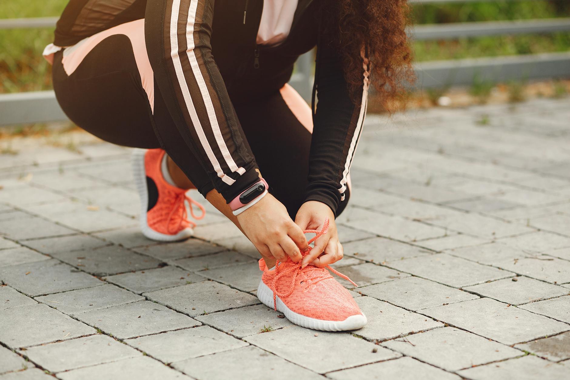 How To Tie Running Shoes Properly To Avoid Blisters And Injuries ...